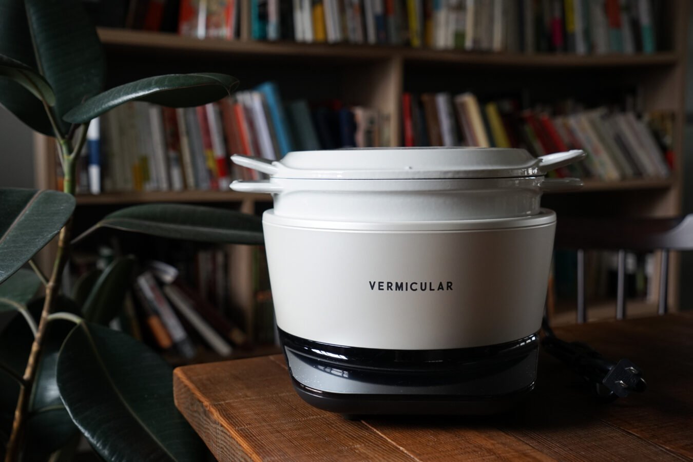 才貌雙全的小V鍋—Vermicular IH電子鑄鐵鍋 - Taster 美食加